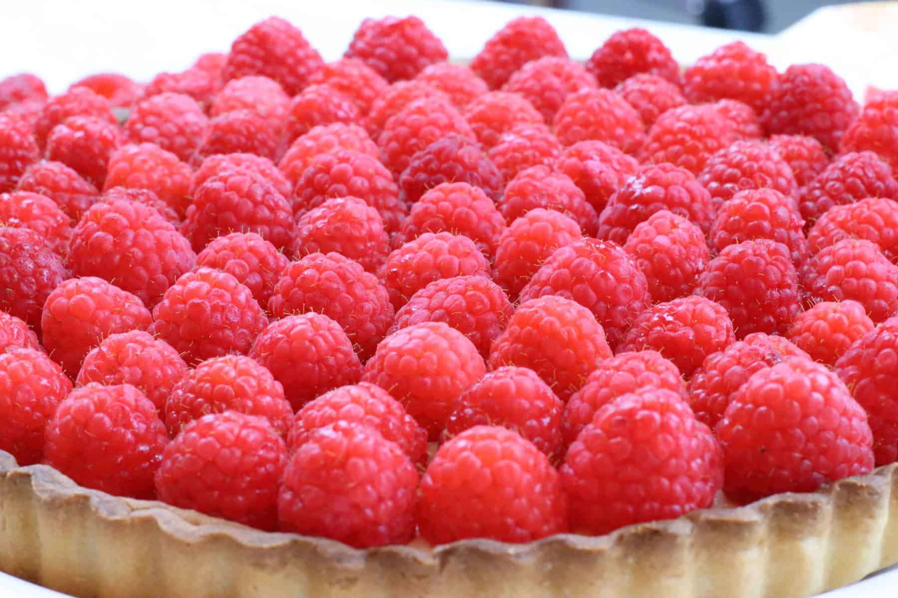 Luxurious French Raspberry Tart Recipe (Tarte aux Framboises) - Quaint ...