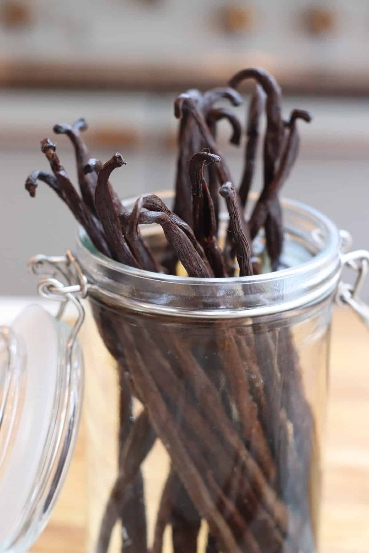 Homemade Vanilla Extract: A French Pantry Staple - Quaint French Living